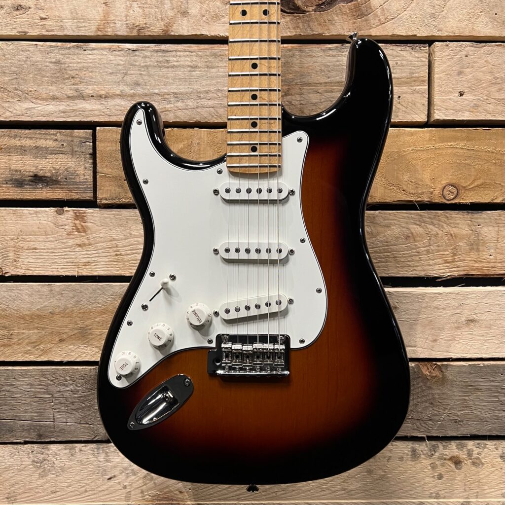 Fender Player Stratocaster Left-Handed (Pre-Owned) - 3-Colour Sunburst ...